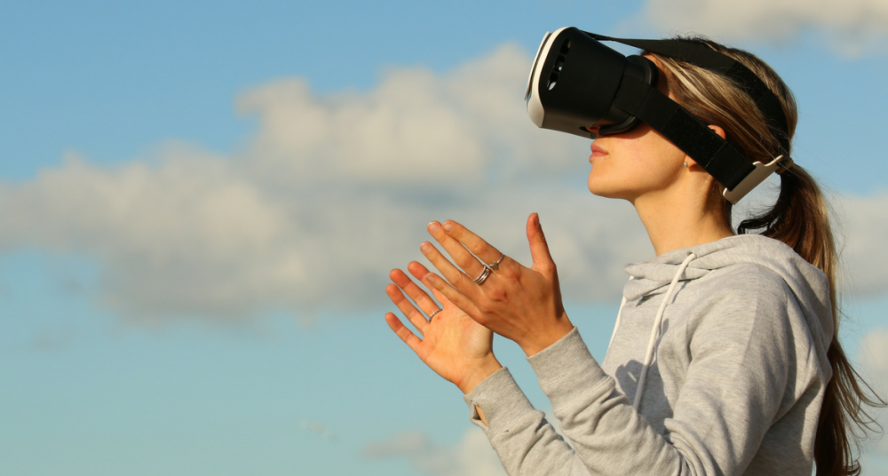 How To Choose The Right VR Headset - Owner's Magazine