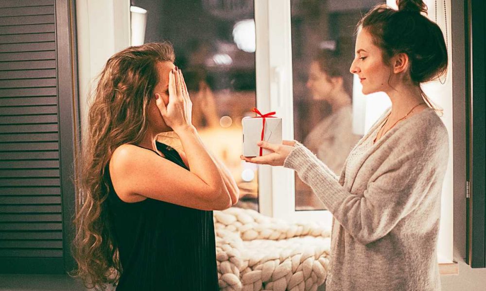 25 Gifts She ACTUALLY Wants This Holiday - Owner's Magazine