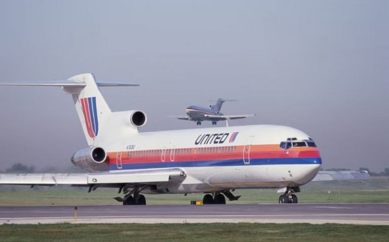 How the 727 Boeing Rose and Fell - Owner's Magazine
